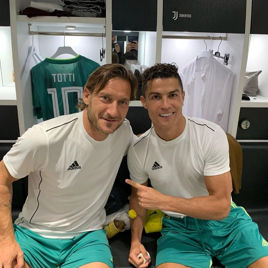 Cristiano Ronaldo và bài toán thay đổi để tồn tại