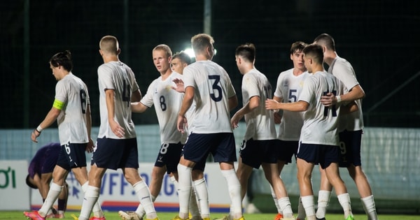 Các cầu thủ U20 Nga ở lại Hà Nội, chuẩn bị tái đấu đội bóng Việt Nam